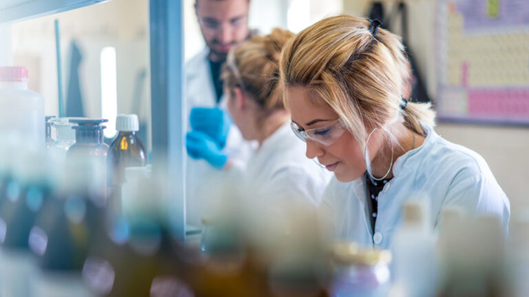Controlled Room Temperature PCMs for Life Sciences - Temprecision